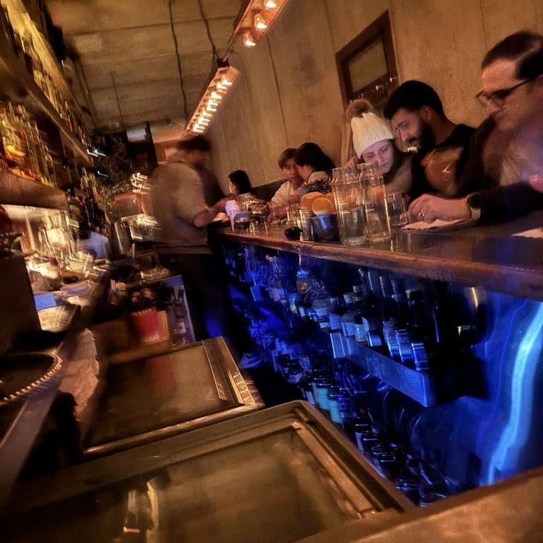 NYC Alcohol-Free Bars: Your 2025 Sober Night Out